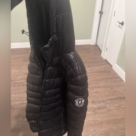 Jackets & Coats | Black Puffer Jacket With Logo Patch | Poshmark